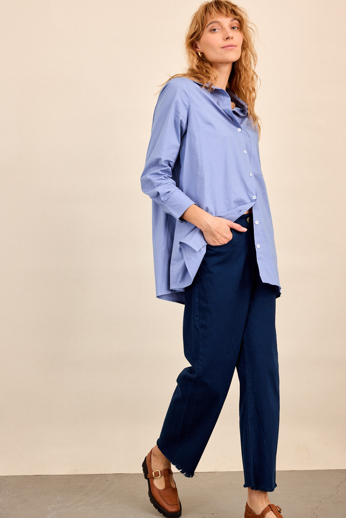 חולצת מארי תכלת – a-wear-ness.com